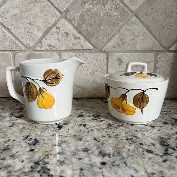 Island Worcester | Dining | Vintage Mcm Island Worcester Yellow Hibiscus Jamaica Hand Painted ...